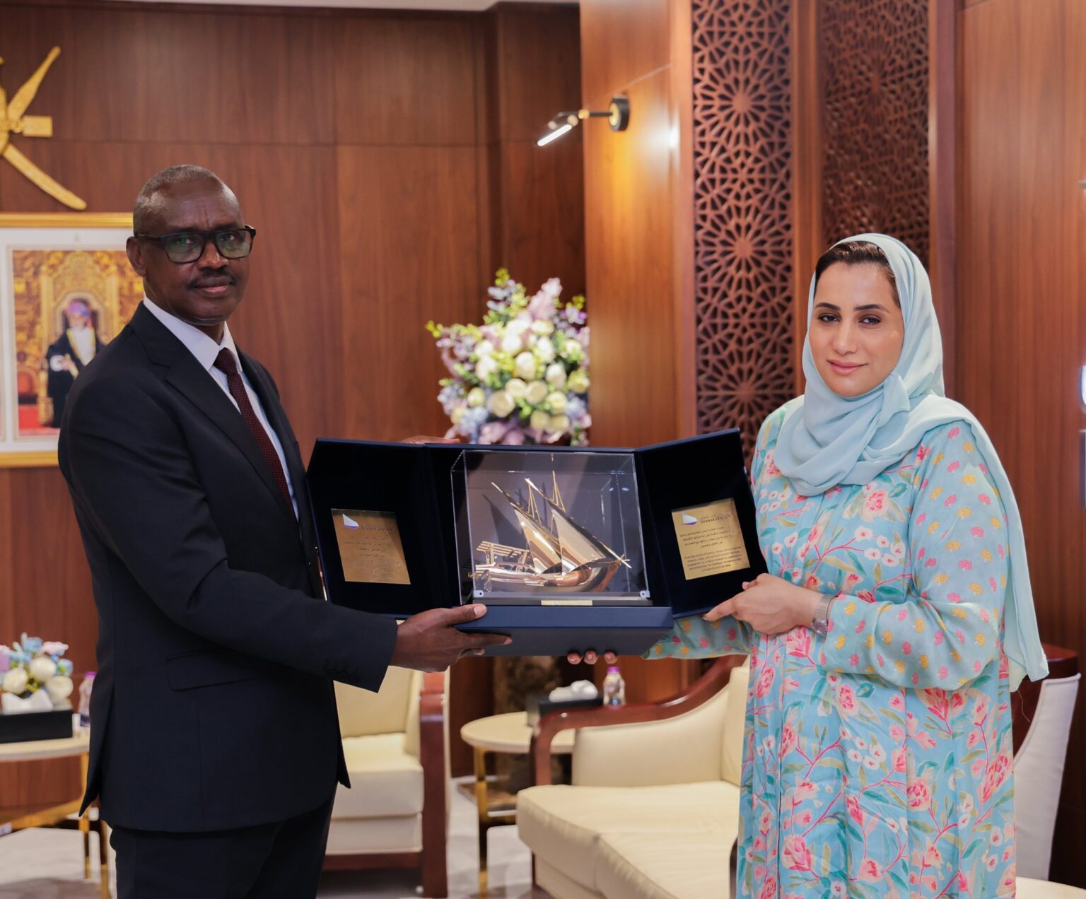 Amb. Munyuza yaganiriye n’abayobozi bo muri Oman ku mikoranire n'u Rwanda