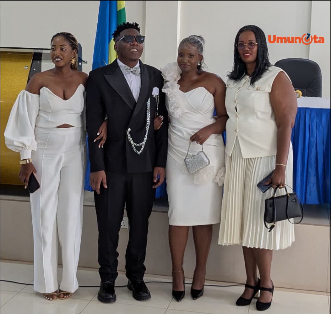 Niyo Bosco n'umukunzi we Mukamisha basezeranye imbere y'amategeko