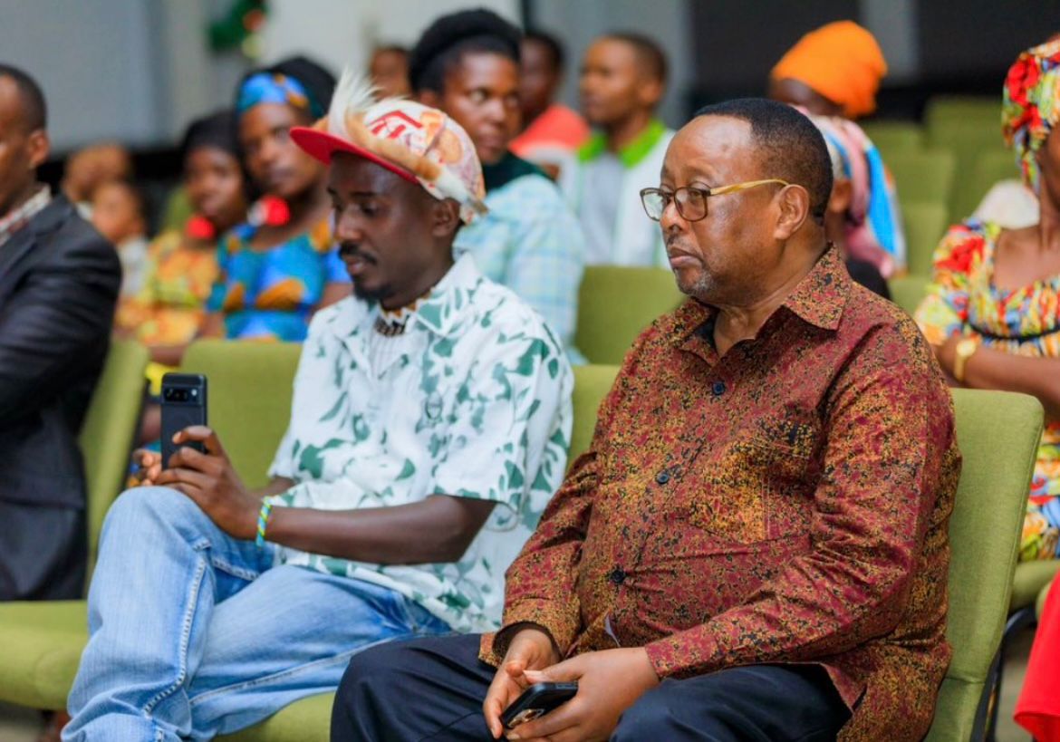 ‎Umuhanzi Muyango yacyeje Sentore asaba abato kubigiraho gusigasira umuco