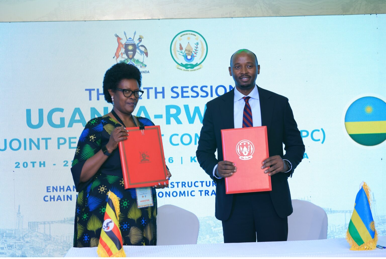 U Rwanda na Uganda byasinyanye amasezerano y’ubufatanye mu nzego enye